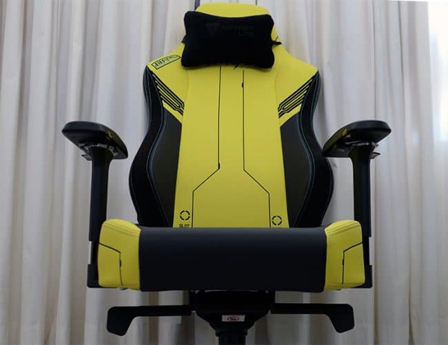 Secretlab Titan Cyberpunk gaming chair review | ChairsFX