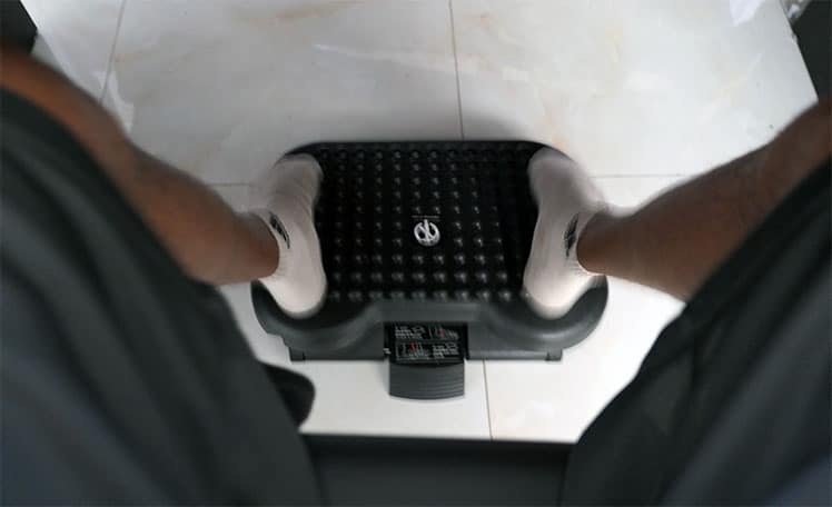 Boost ergonomic performance with a dynamic footrest | ChairsFX